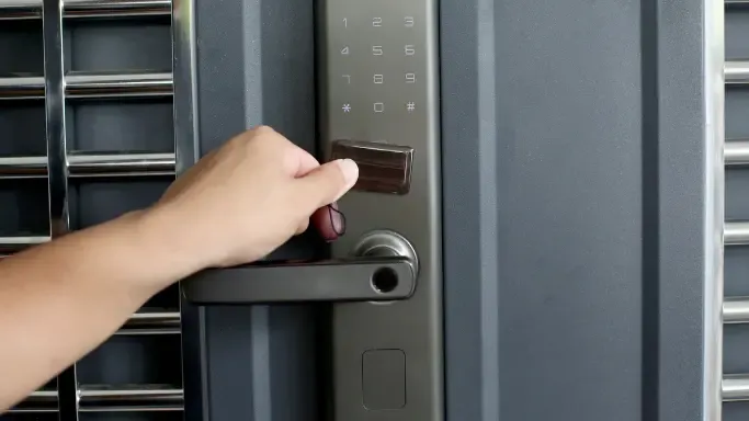 Troubleshooting Tips for a Non-Functional Electronic Door Lock | Sure ...