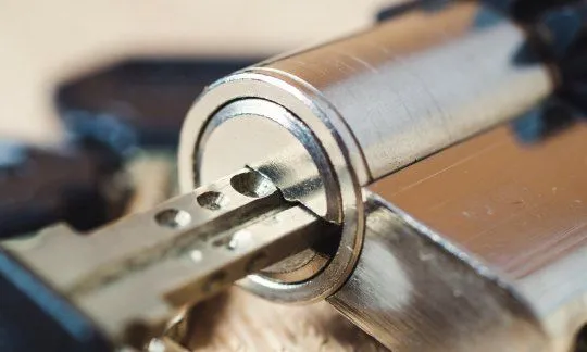 What is the difference between a cylinder lock and a mortise lock ...