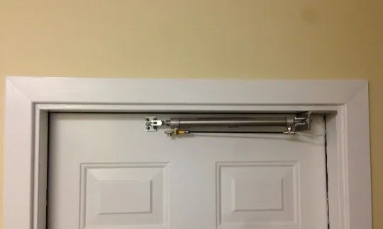 Is a Hydraulic Door Closer Better Than a Pneumatic One? | Sure Lock & Key